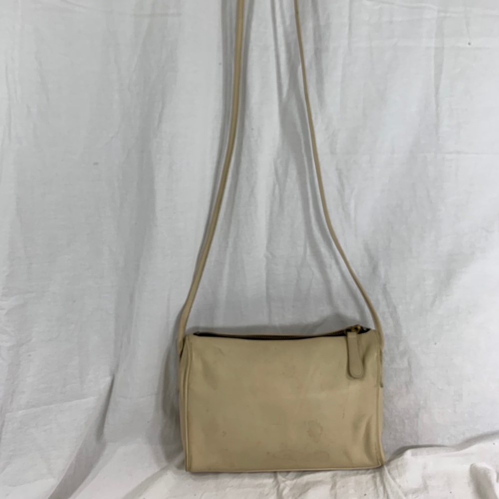 Coach Leatherware Usa Ivory Leather Shoulder Bag - Gem